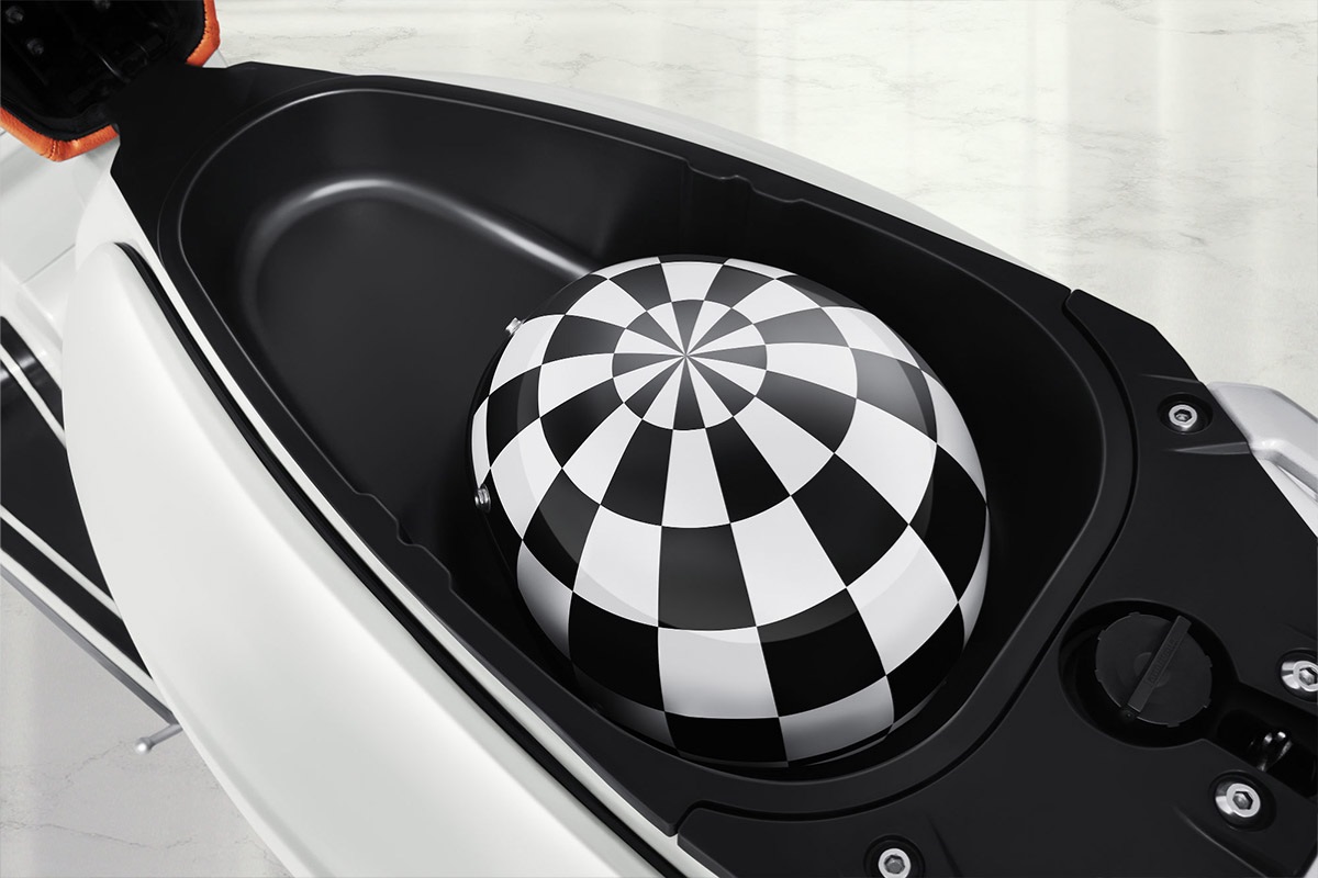 The flagship model has arrived. The Lambretta G350.